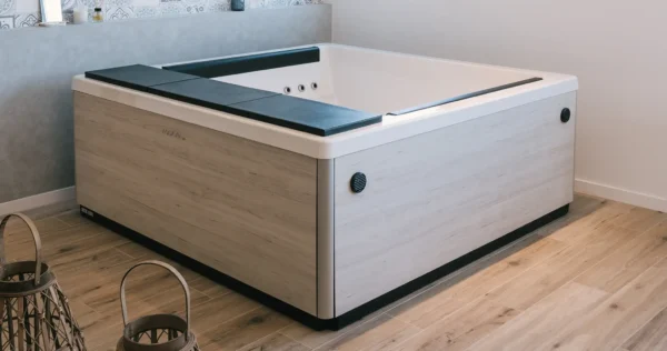 Aquavia Quantum Hot Tub